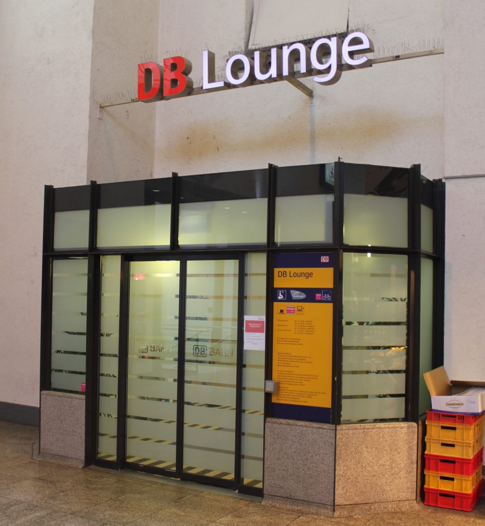 Review: Deutsche Bahn (DB) Lounge - Stuttgart - Live and Let's Fly