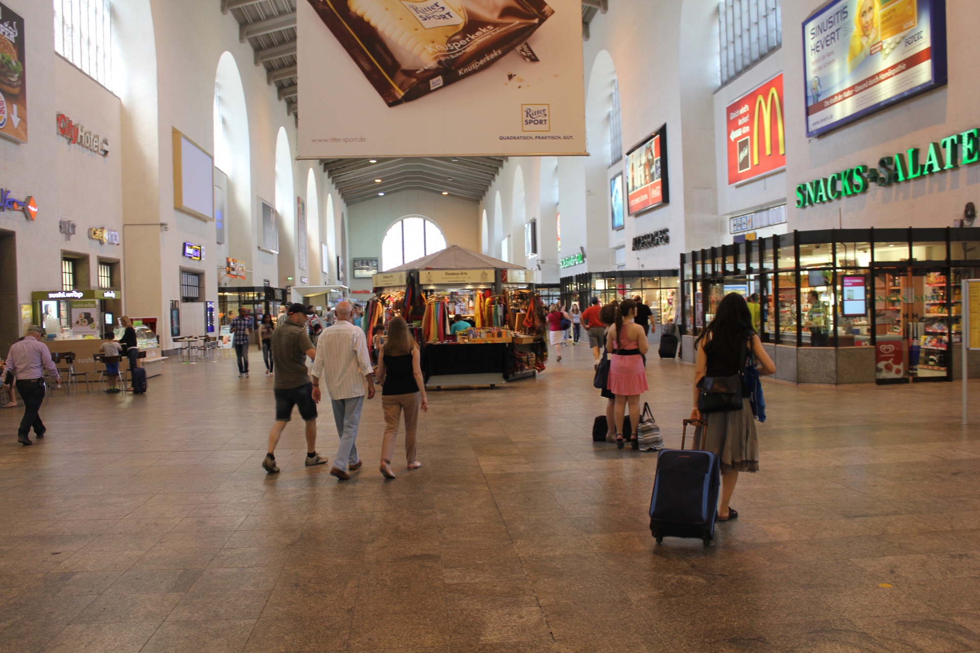 Review: Deutsche Bahn (DB) Lounge - Stuttgart - Live and Let's Fly