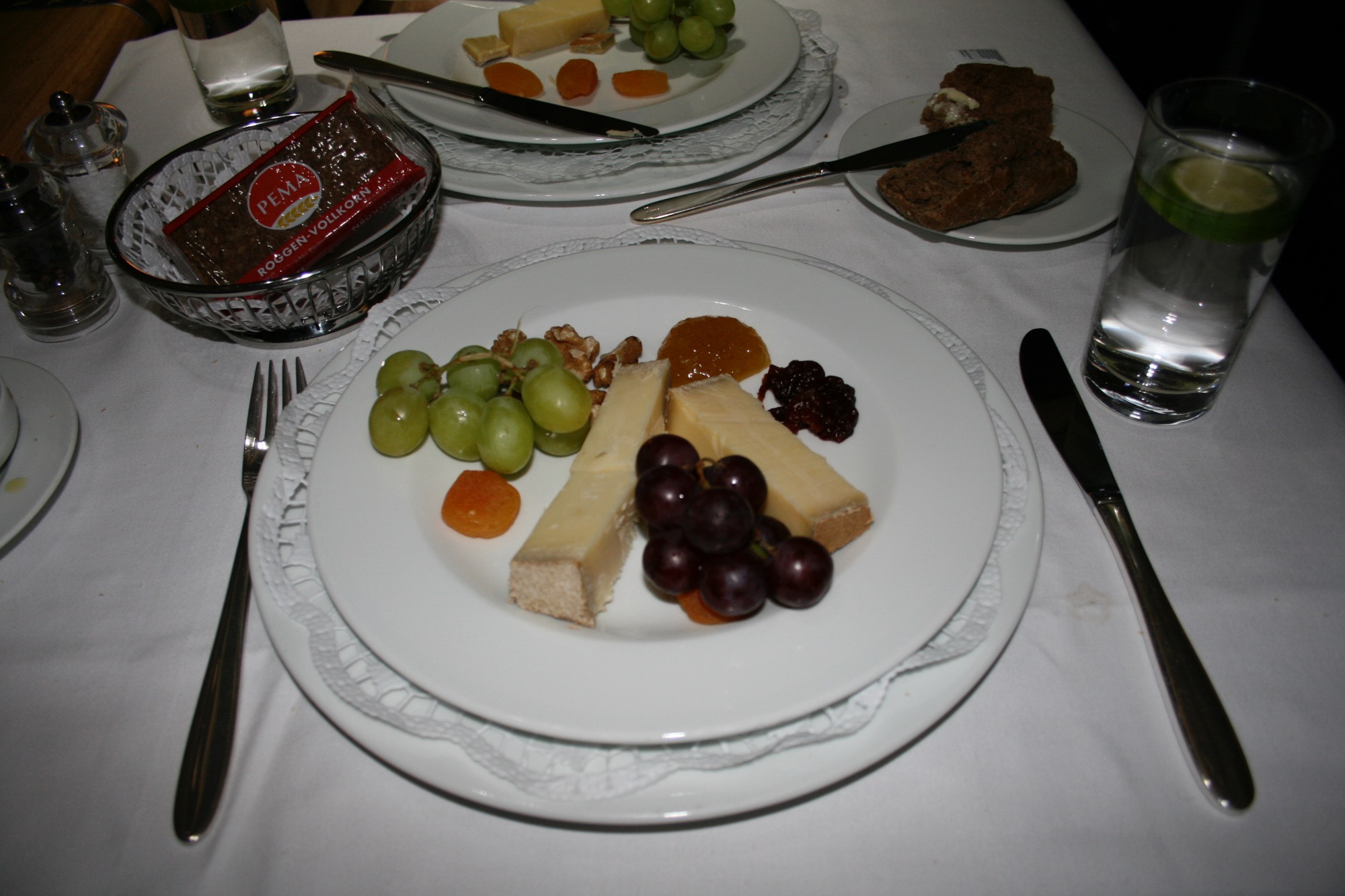 Succulent Steak On A Plane: LX17 From JFK-ZRH In First Class - Live and ...