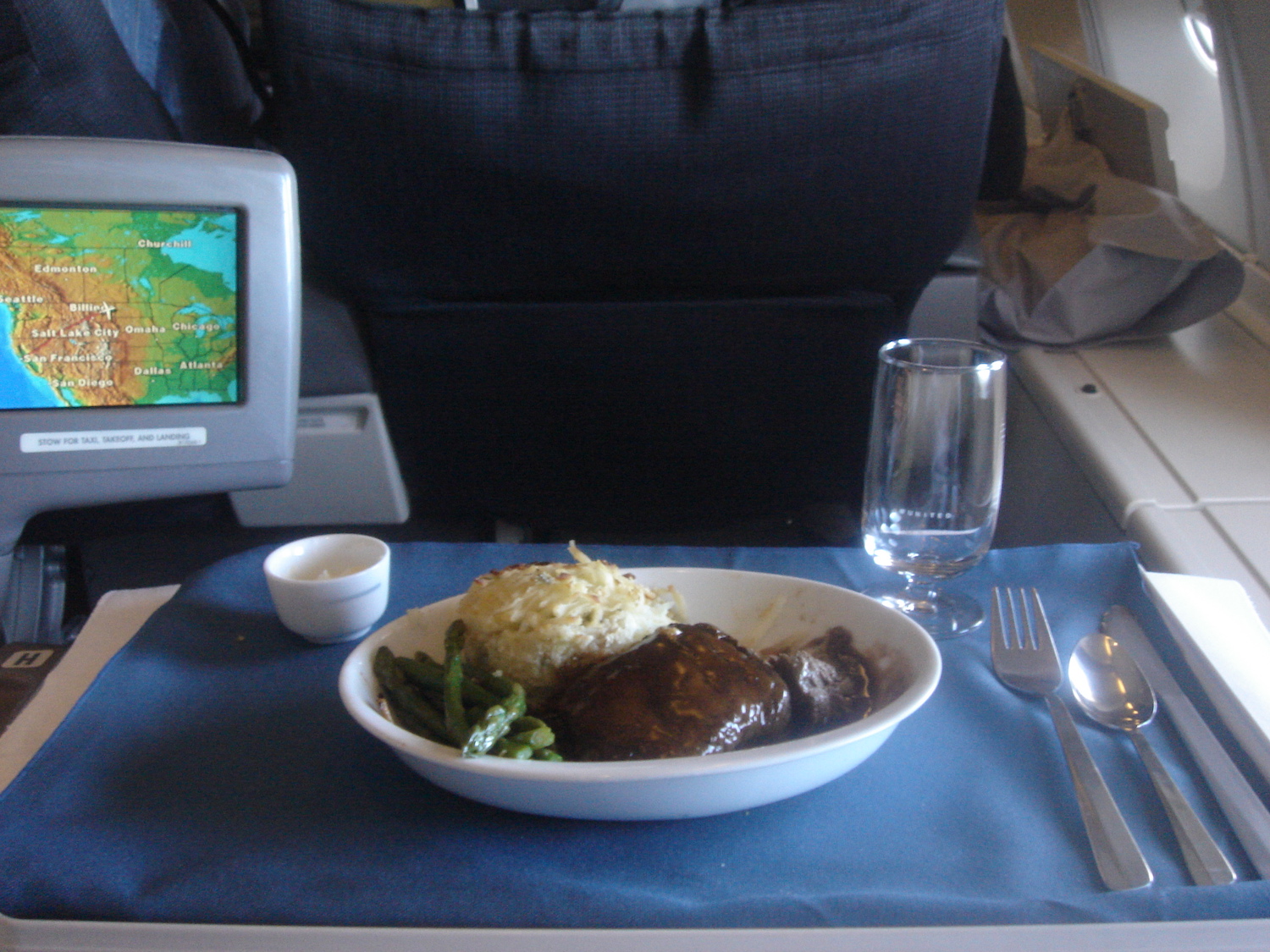 My First International Business Class Meal: SFO-LHR on UA930 - Live and ...