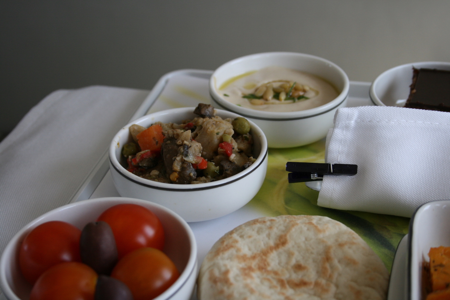 Kosher Fish Lunch on EL AL: ZRH-TLV on LY348 - Live and Let's Fly