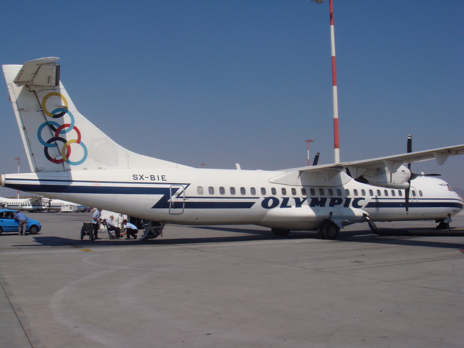 A Perfect Greek Snack: Olympic Airlines OA322 IST-ATH - Live and Let's Fly