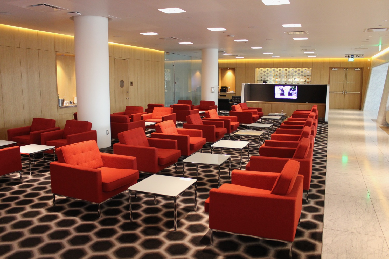 Review: Qantas First Class Lounge Los Angeles - Live and Let's Fly