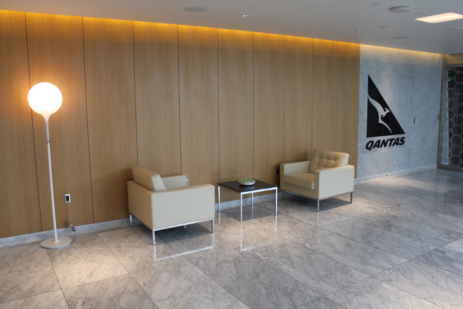 Review: Qantas First Class Lounge Los Angeles - Live and Let's Fly