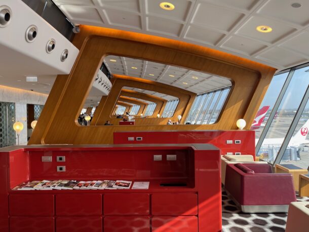 Review: Qantas A380 First Class Sydney - Los Angeles - Live and Let's Fly