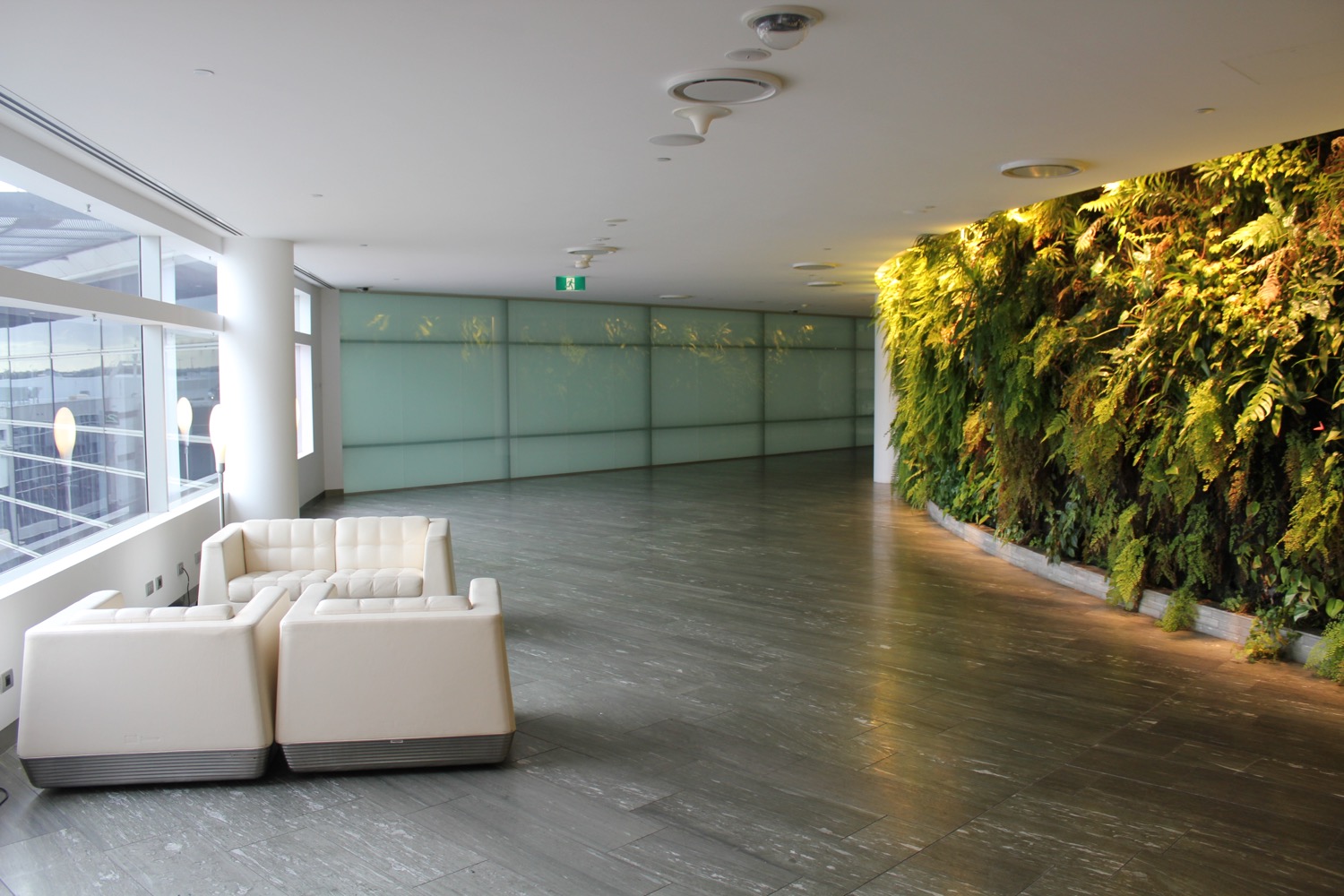 Review: Qantas International First Lounge Sydney - Live and Let's Fly