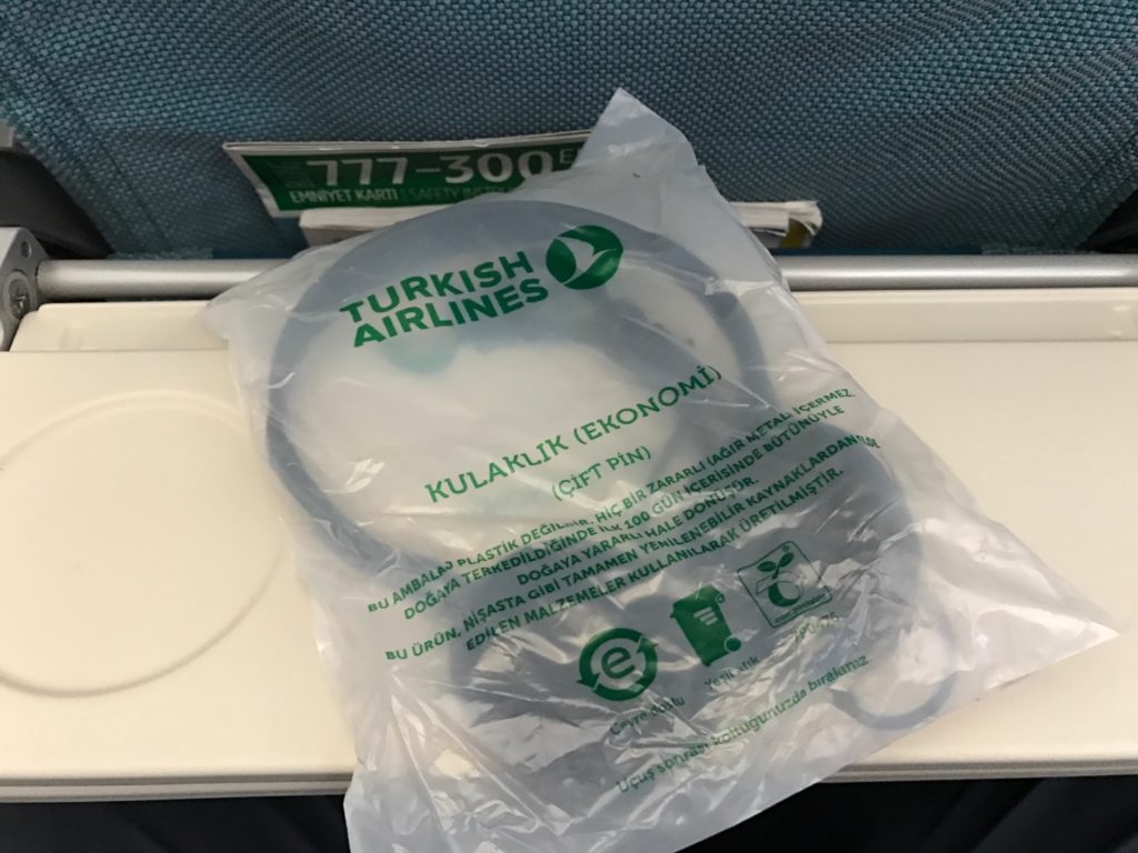 Review: Turkish Airlines 777-300 Economy Class from Istanbul to Los Angeles - Live and Let's Fly