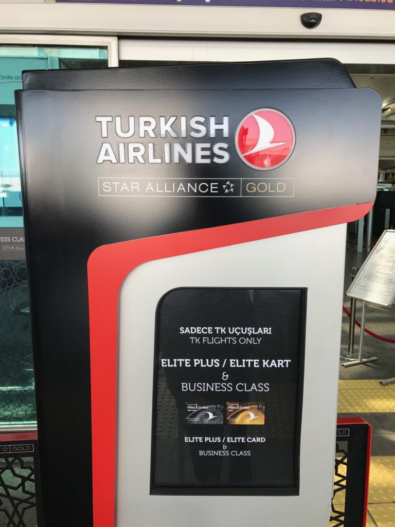 Review: Turkish Airlines 777-300 Economy Class from Istanbul to Los Angeles | Mex Alex