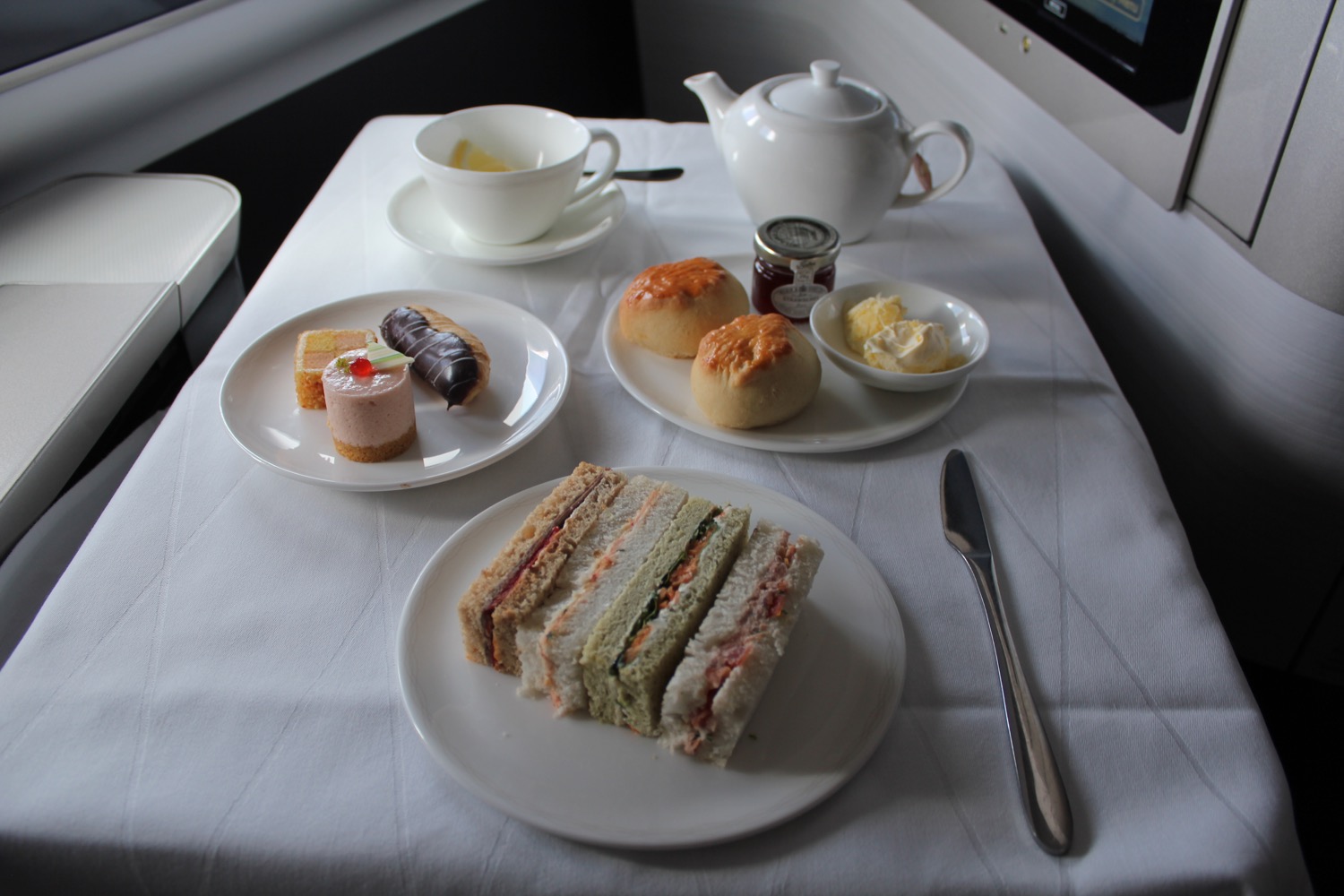 Afternoon Tea: United Airlines vs. British Airways - Live and Let's Fly
