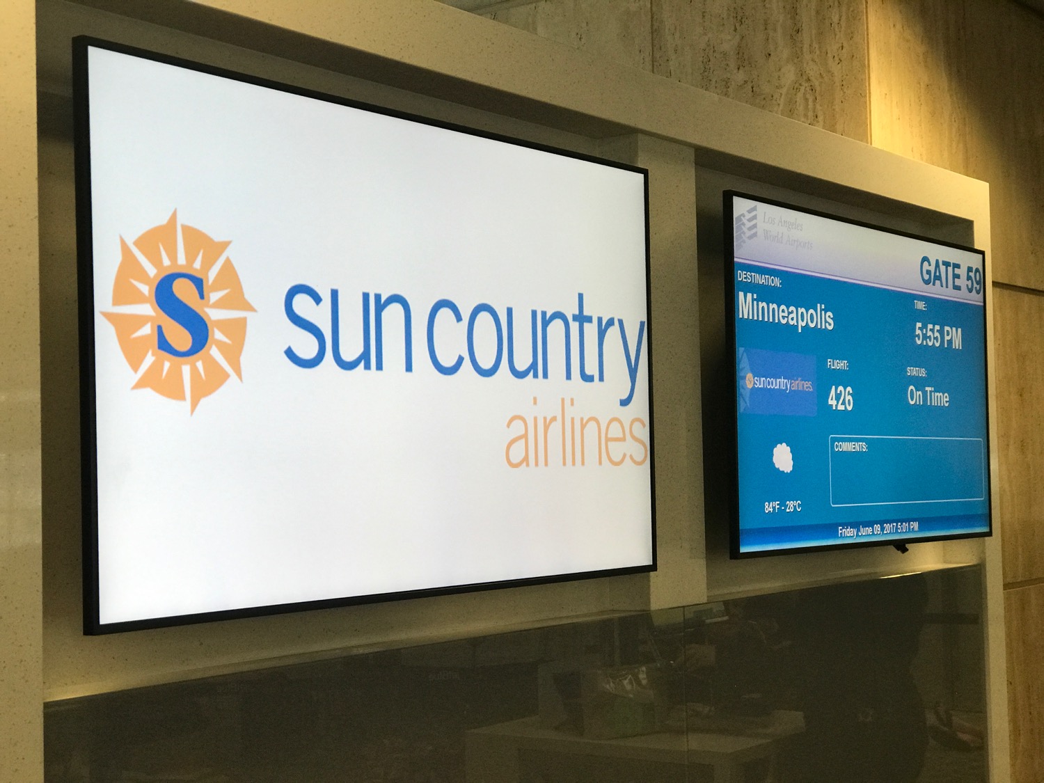 Review: Sun Country First Class Los Angeles to Minneapolis - Live and ...