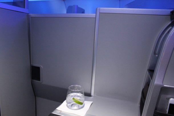 Review: JetBlue A321 Mint New York To Los Angeles - Live and Let's Fly