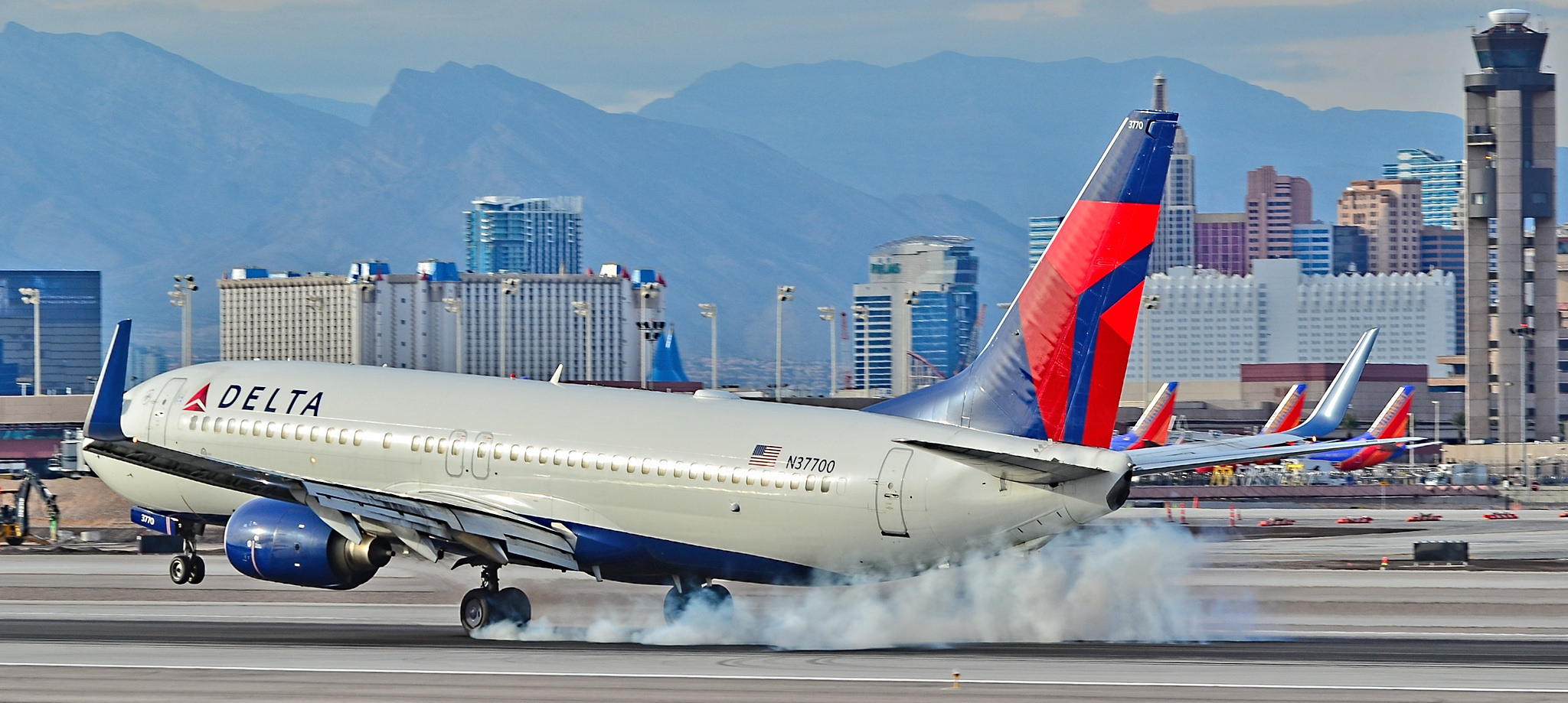 Delta Infuriates Me With Lack of Common Sense - Live and Let's Fly