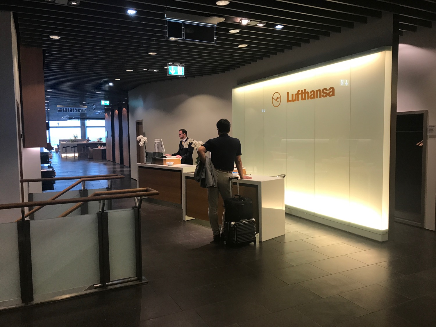 Review: Lufthansa First Class Lounge Frankfurt - Live and Let's Fly