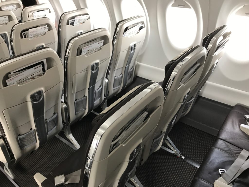 Review: Flying the Bombardier CS100 (SWISS from Frankfurt to Zurich ...