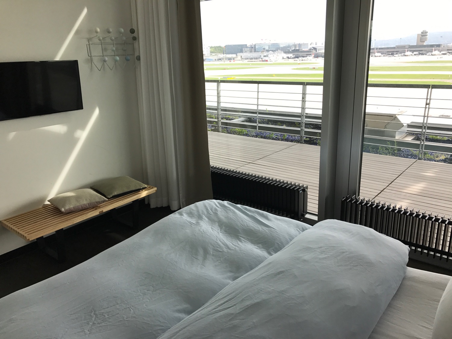 Review: SWISS First Class Lounge Zurich - Live and Let's Fly