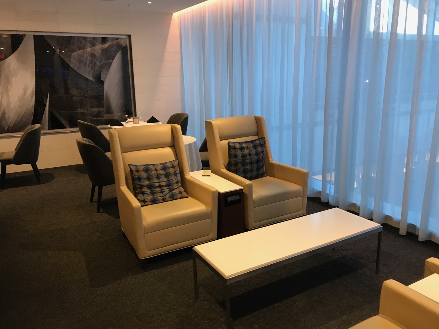 Review: Star Alliance First Class Lounge Los Angeles (LAX) - Live and ...