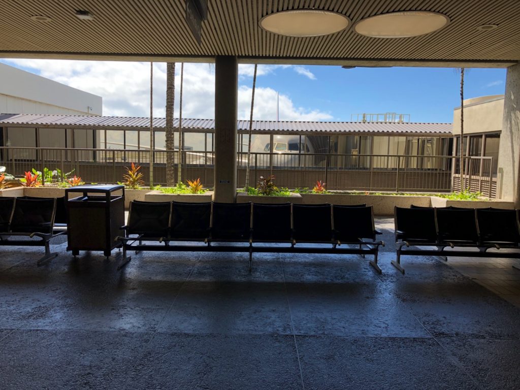 Review: Delta Sky Club Honolulu (HNL) - Live and Let's Fly