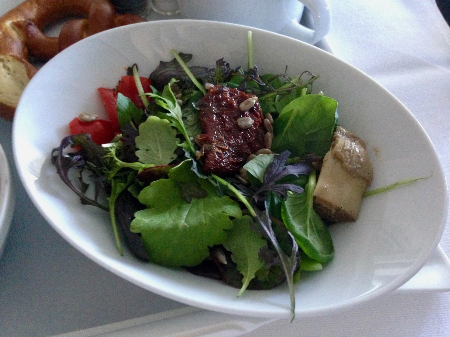 The Perfect Pre-Arrival Snack in Lufthansa Business Class - Live and ...