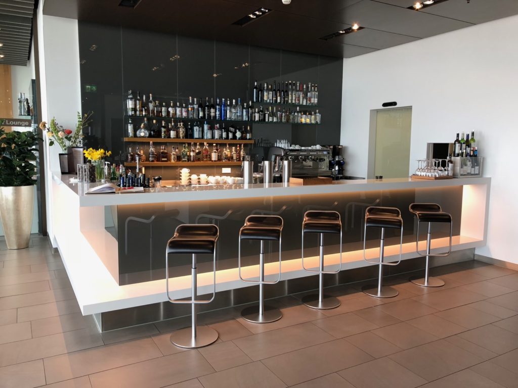 New Lufthansa First Class Lounge in Munich is Excellent - Live and Let ...