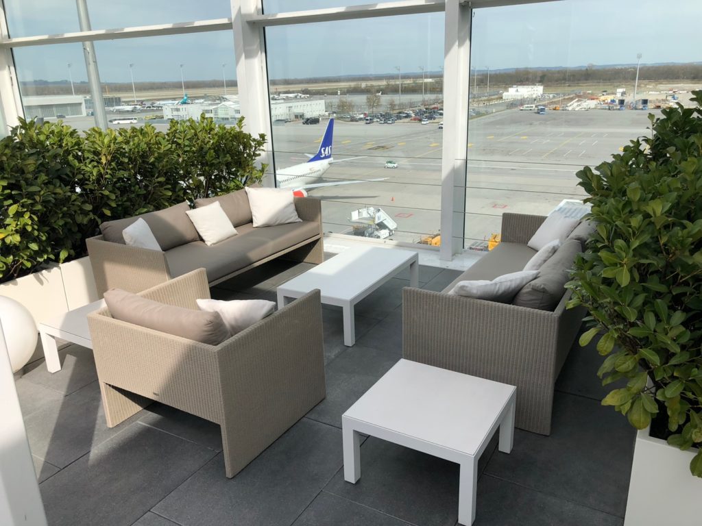 New Lufthansa First Class Lounge in Munich is Excellent - Live and Let ...