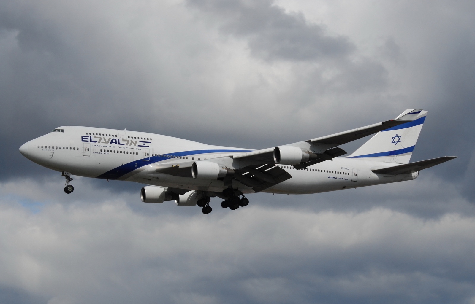 These 12 Airlines Still Fly the Boeing 747 - Live and Let's Fly