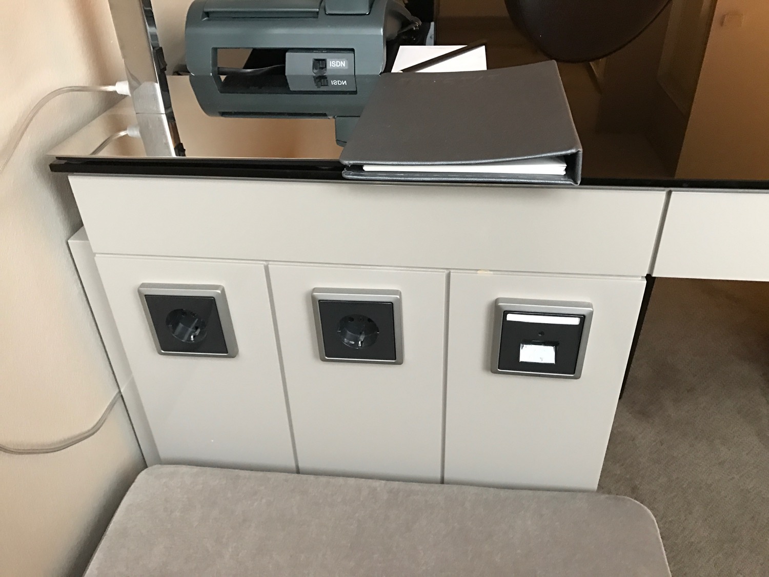 Review: Hyatt Regency Cologne - Live and Let's Fly