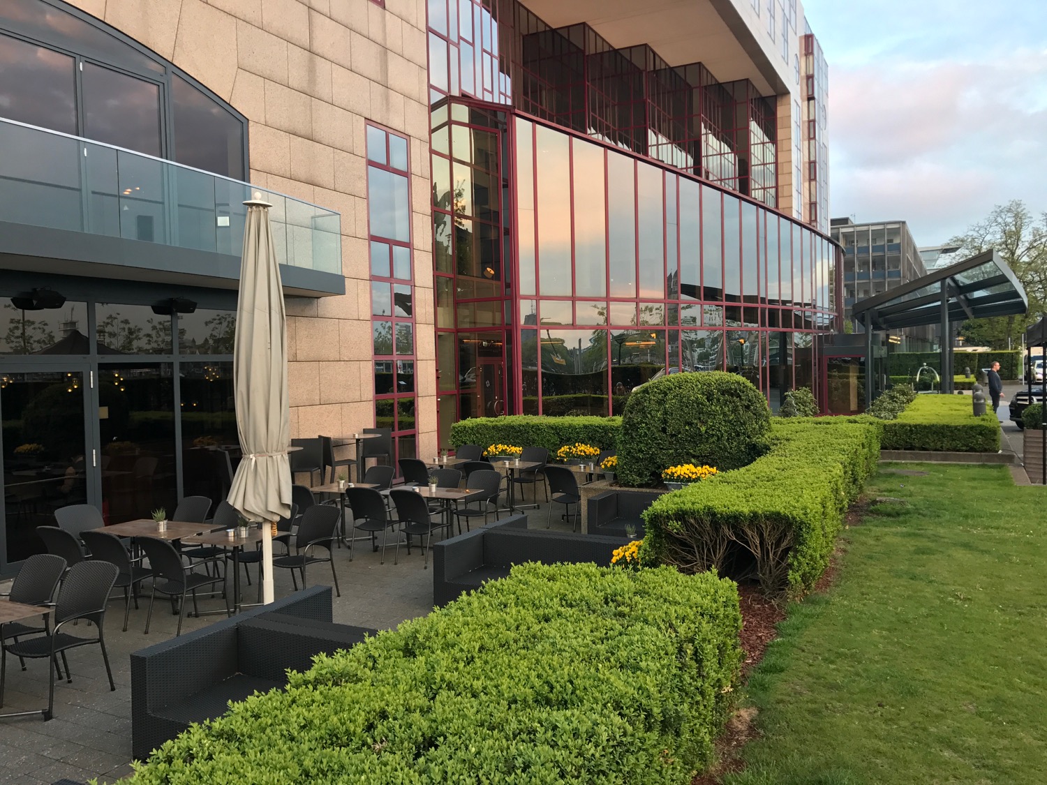 Review: Hyatt Regency Cologne - Live and Let's Fly