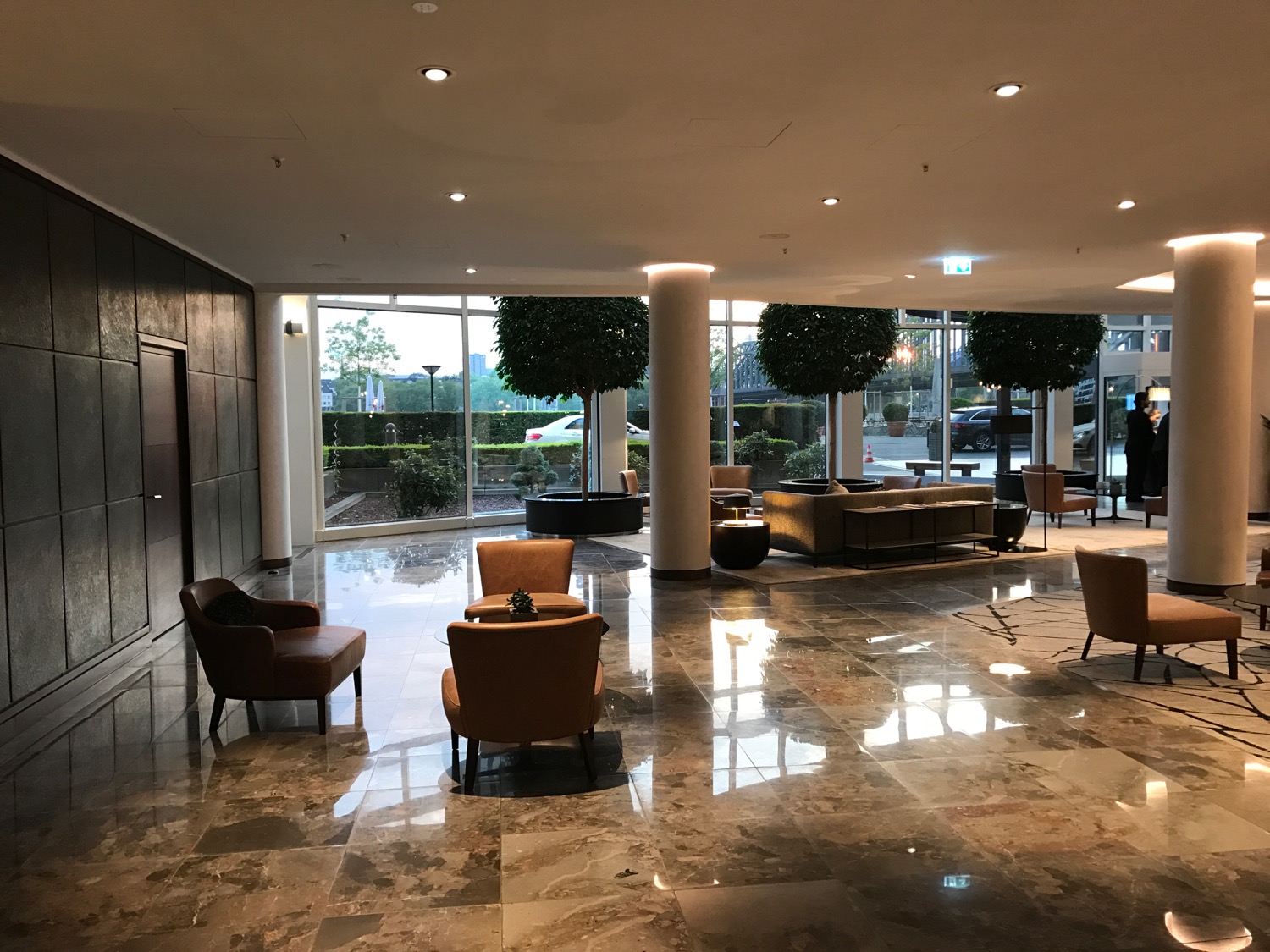 Review: Hyatt Regency Cologne - Live and Let's Fly