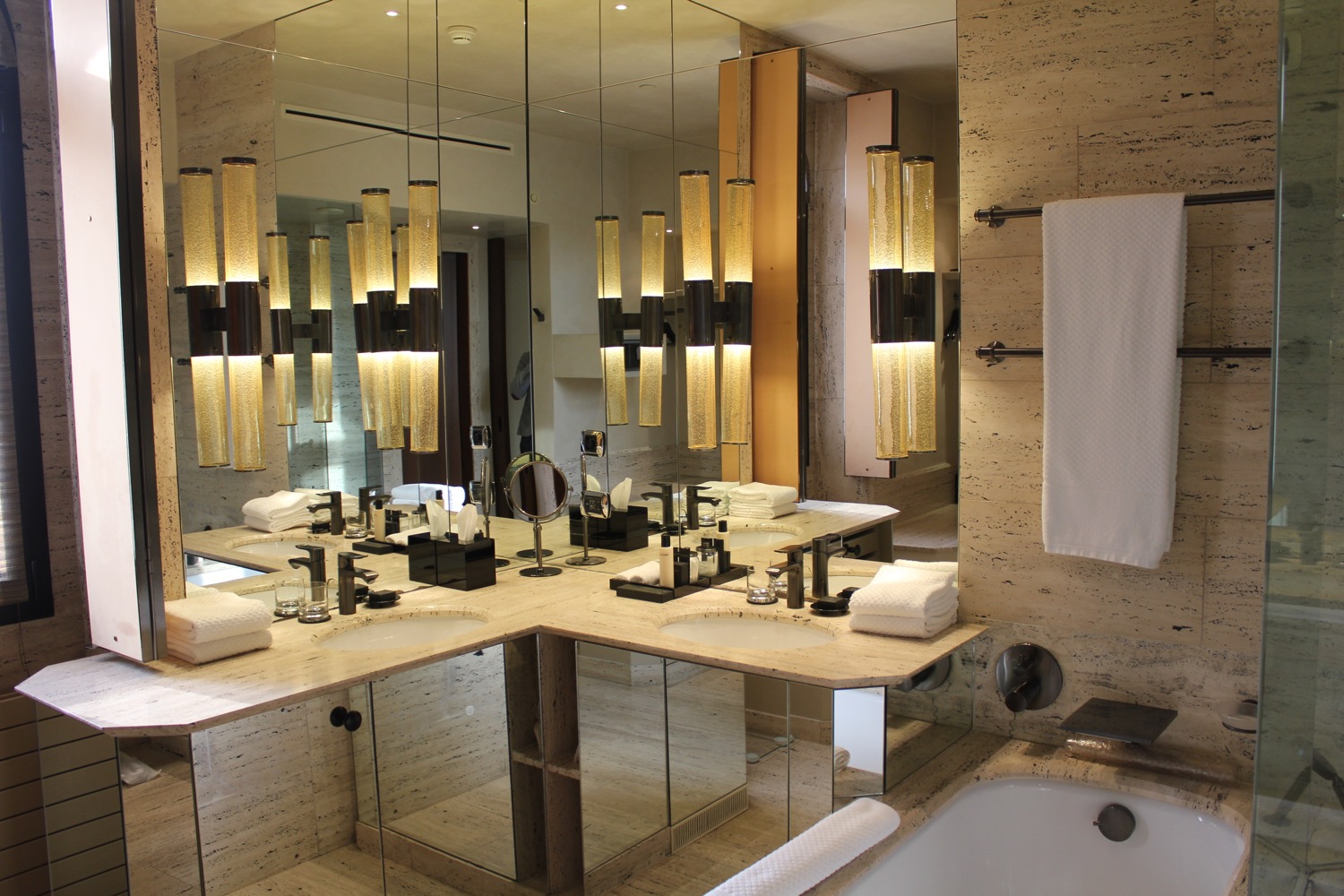 Hyatt Partnership with SLH Smart Solution - Live and Let's Fly