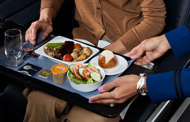 United Undoes First Class Meal Service Cutbacks - Live and Let's Fly