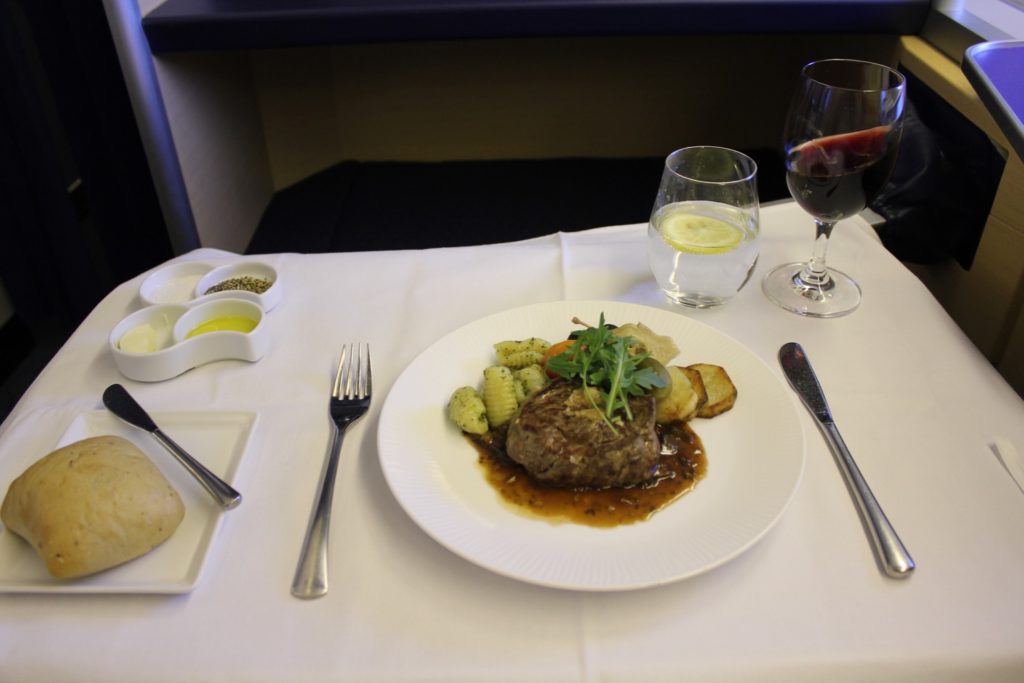 First Class Steak: ANA Vs. JAL - Live and Let's Fly