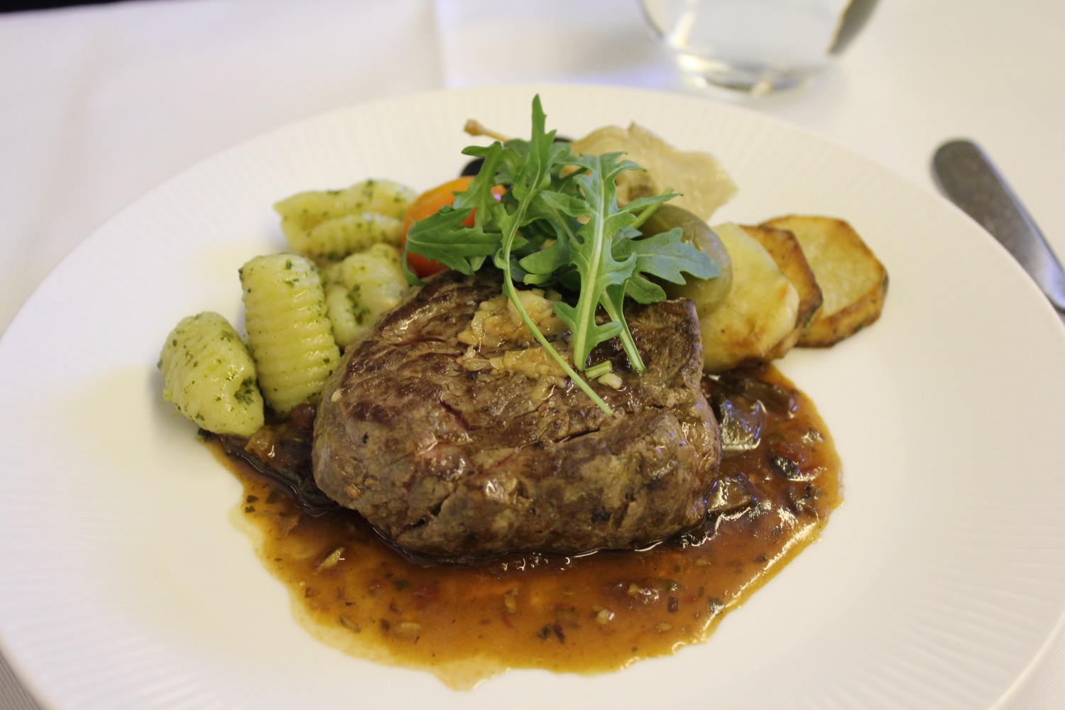 First Class Steak: ANA Vs. JAL - Live and Let's Fly