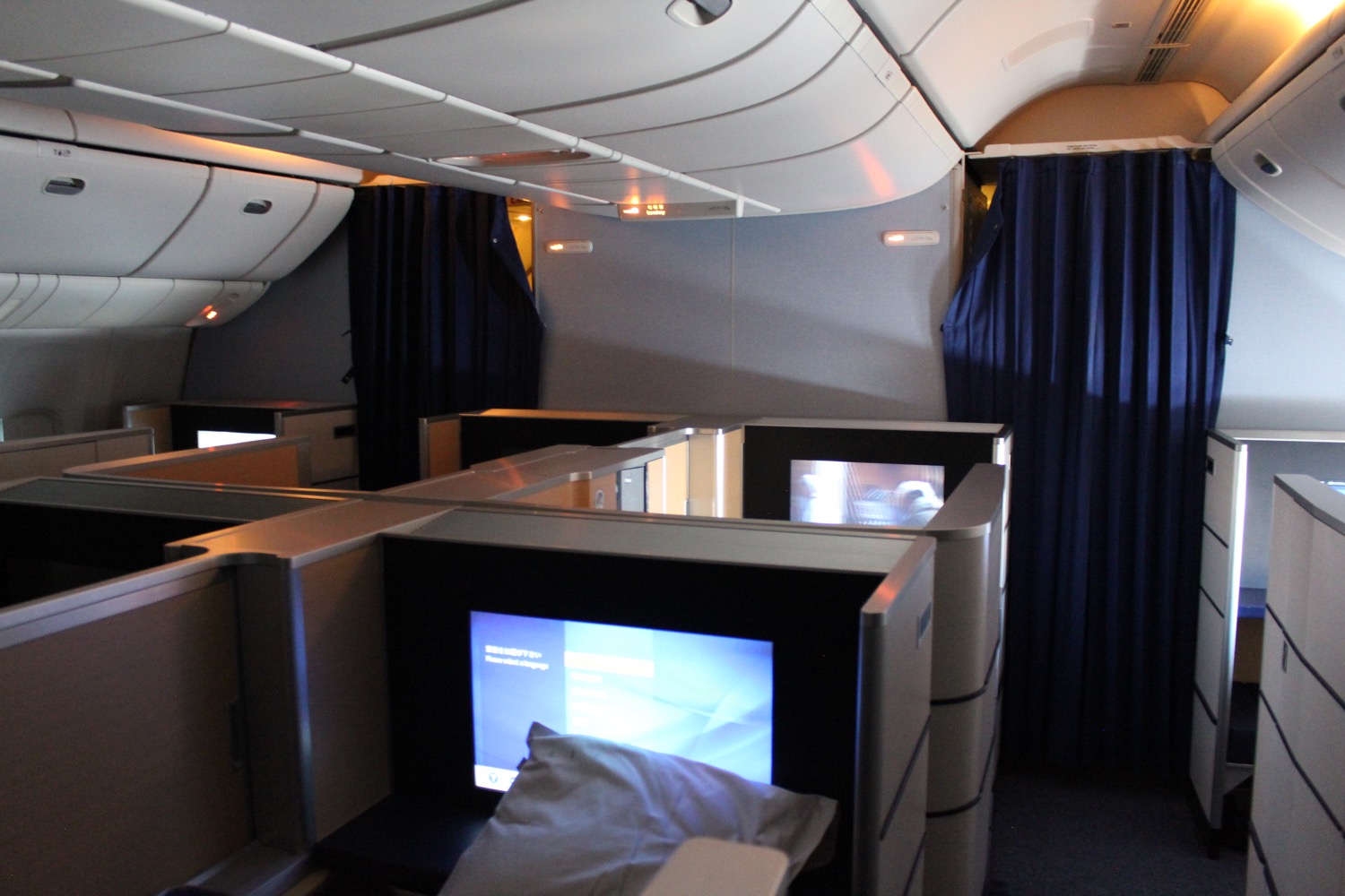 Review: ANA 777-300ER First Class Chicago to Tokyo - Live and Let's Fly