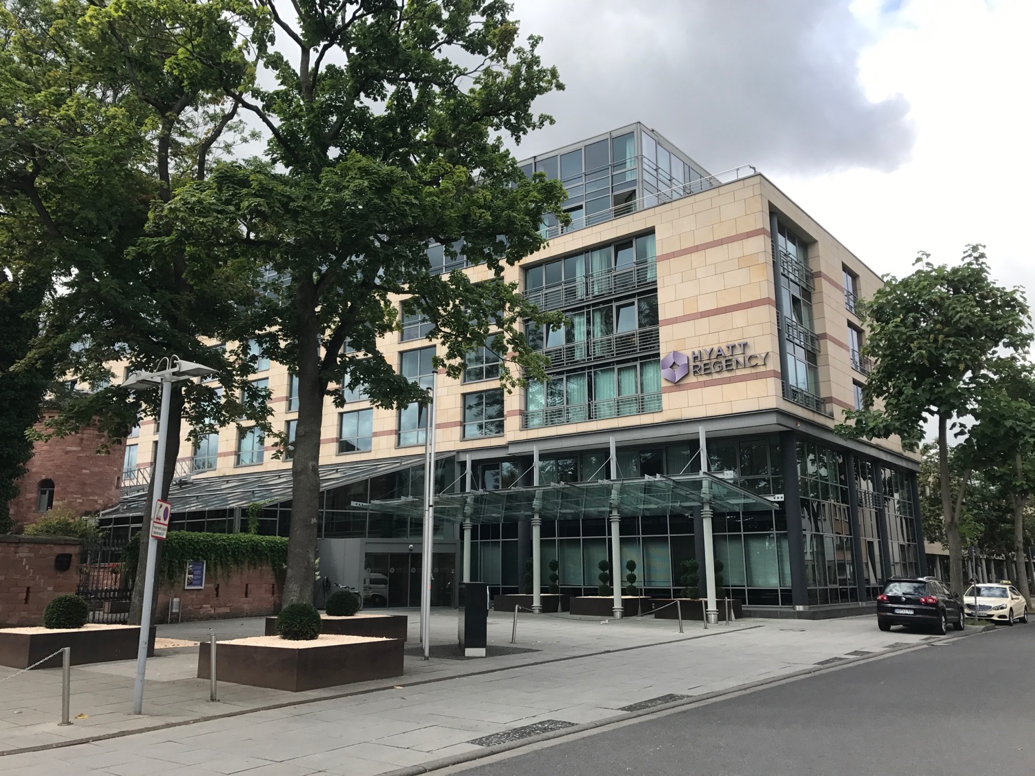 Review: Hyatt Regency Mainz - Live and Let's Fly
