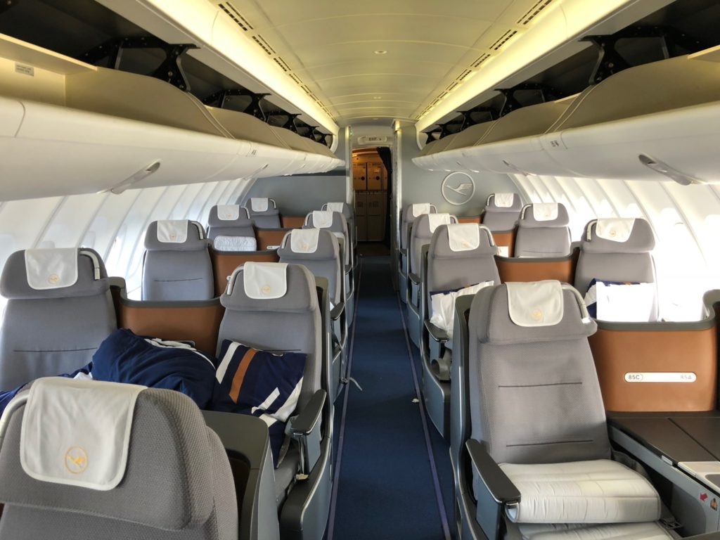 Review: Lufthansa 747-8 Business Class Frankfurt to Los Angeles - Live ...