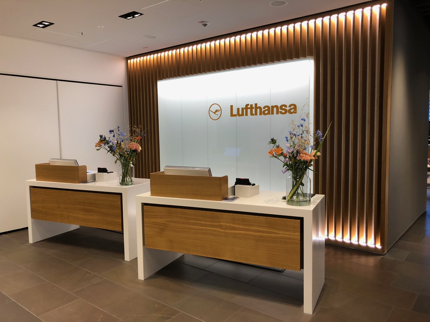 Review: Lufthansa First Class Lounge Munich (Terminal 2) - Live and Let ...