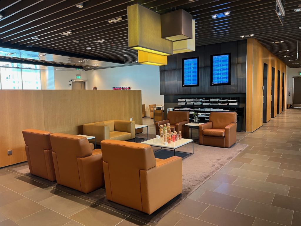 Review: Lufthansa First Class Lounge Munich (Terminal 2) - Live and Let ...