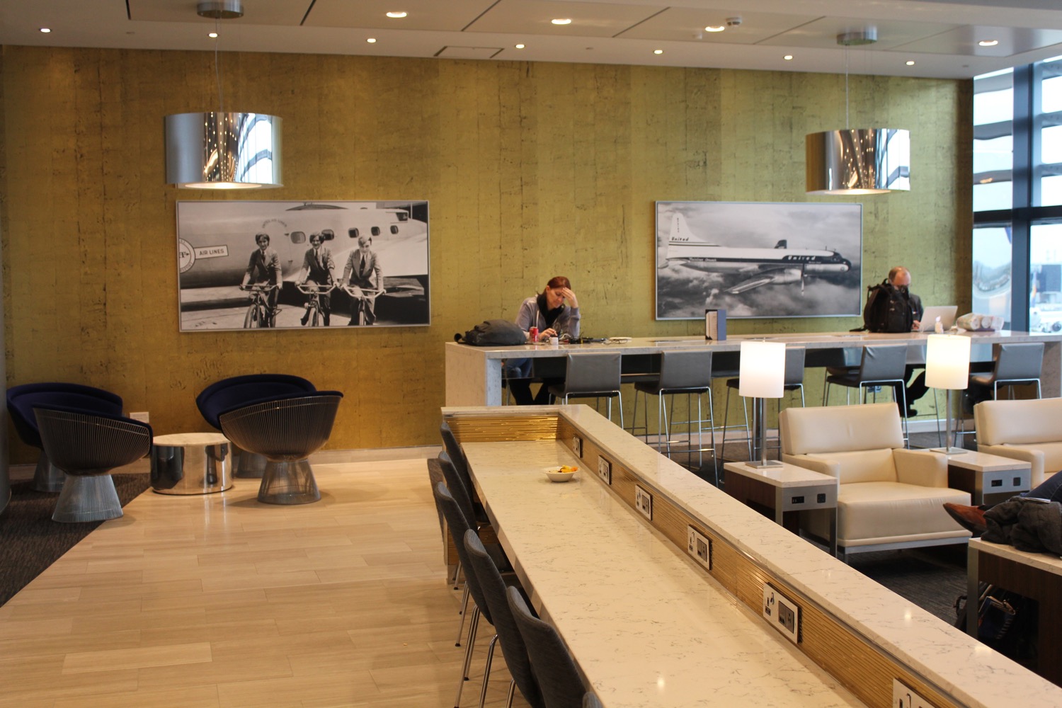 Review: United Club London Heathrow (My Favorite United Club) - Live ...