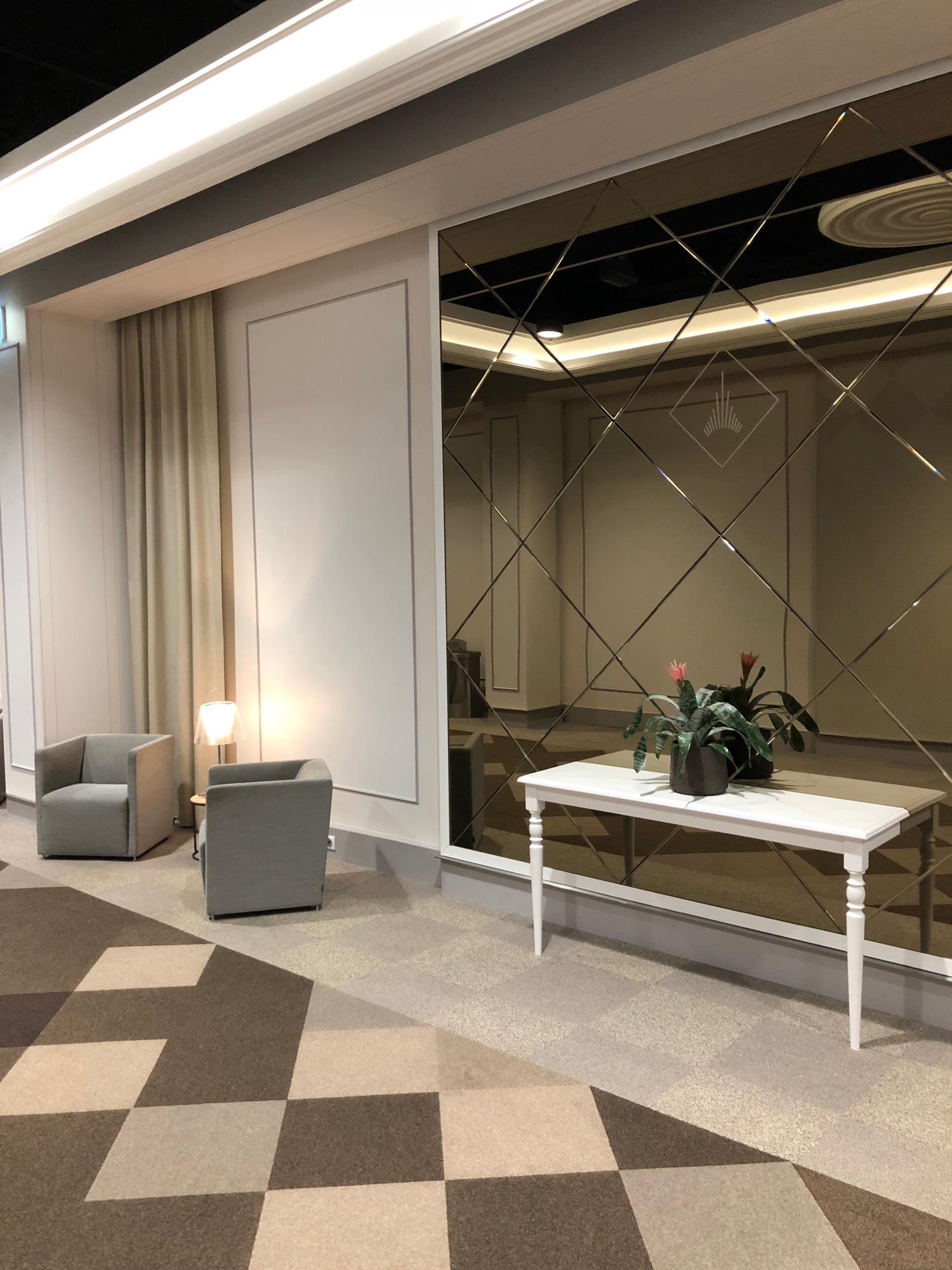 The Free Lounge For Everyone At Paris CDG - Live and Let's Fly