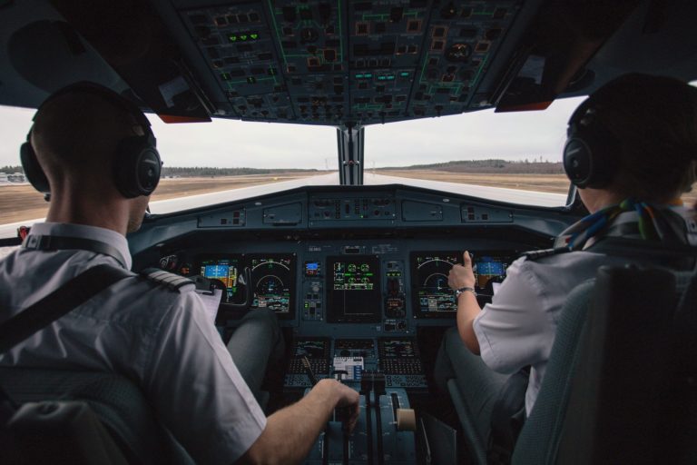 Do Commercial Pilots Have A Stressful And Unsatisfying Job? - Live and ...