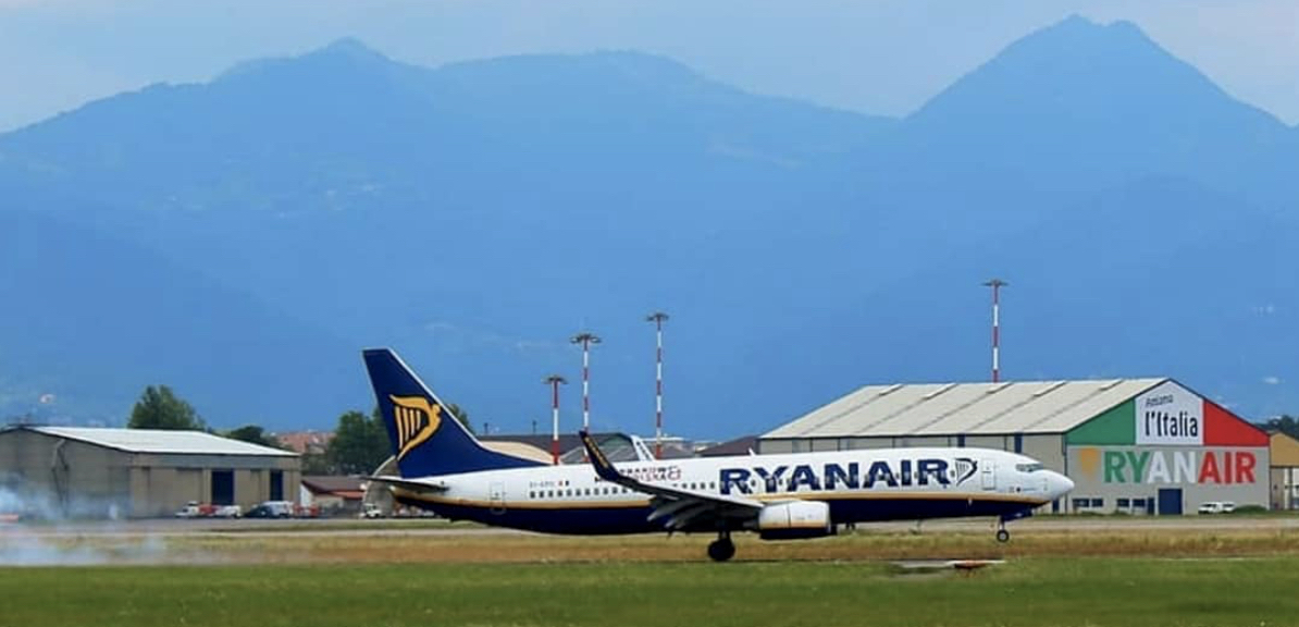 Ryanair Spits In The Face Of Customers - Live and Let's Fly