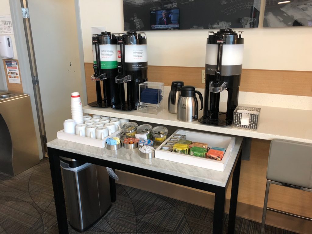 Review: United Club Fort Lauderdale (FLL) - Live and Let's Fly