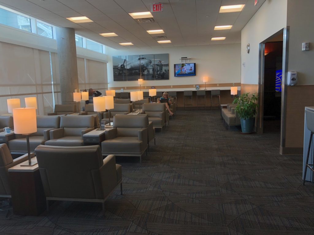 Review: United Club Fort Lauderdale (FLL) - Live and Let's Fly