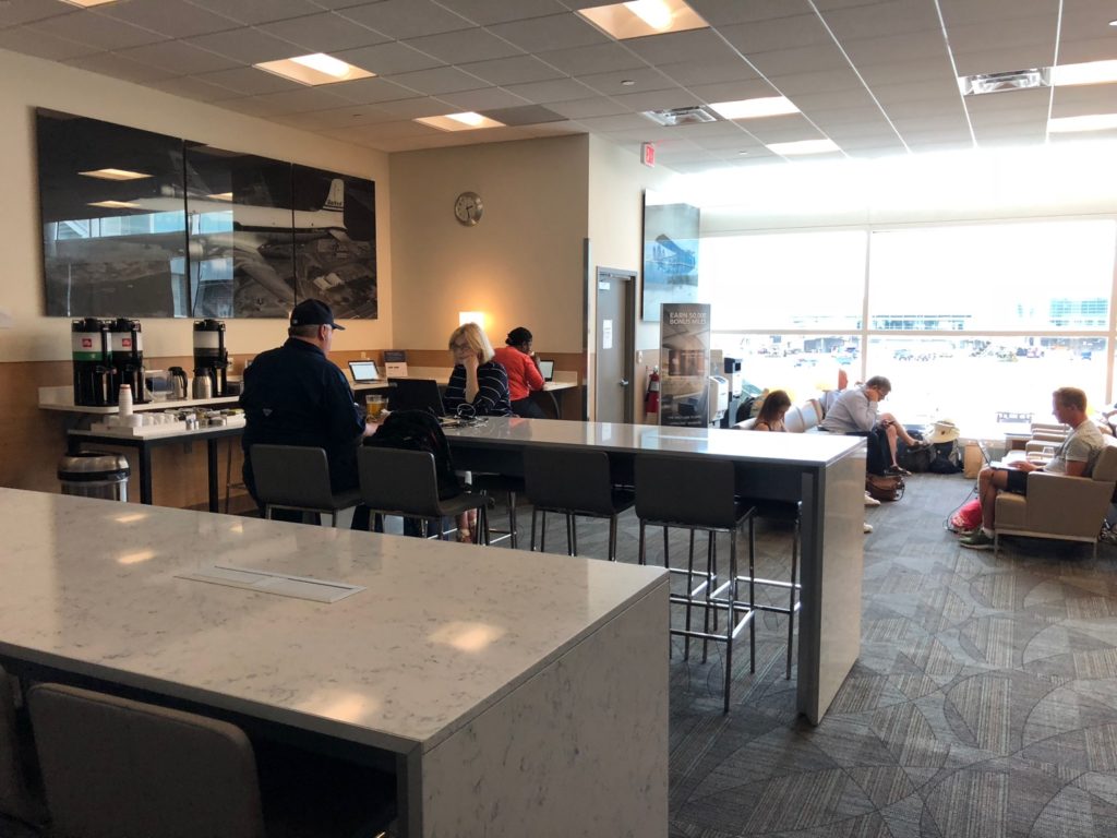 Review: United Club Fort Lauderdale (FLL) - Live and Let's Fly