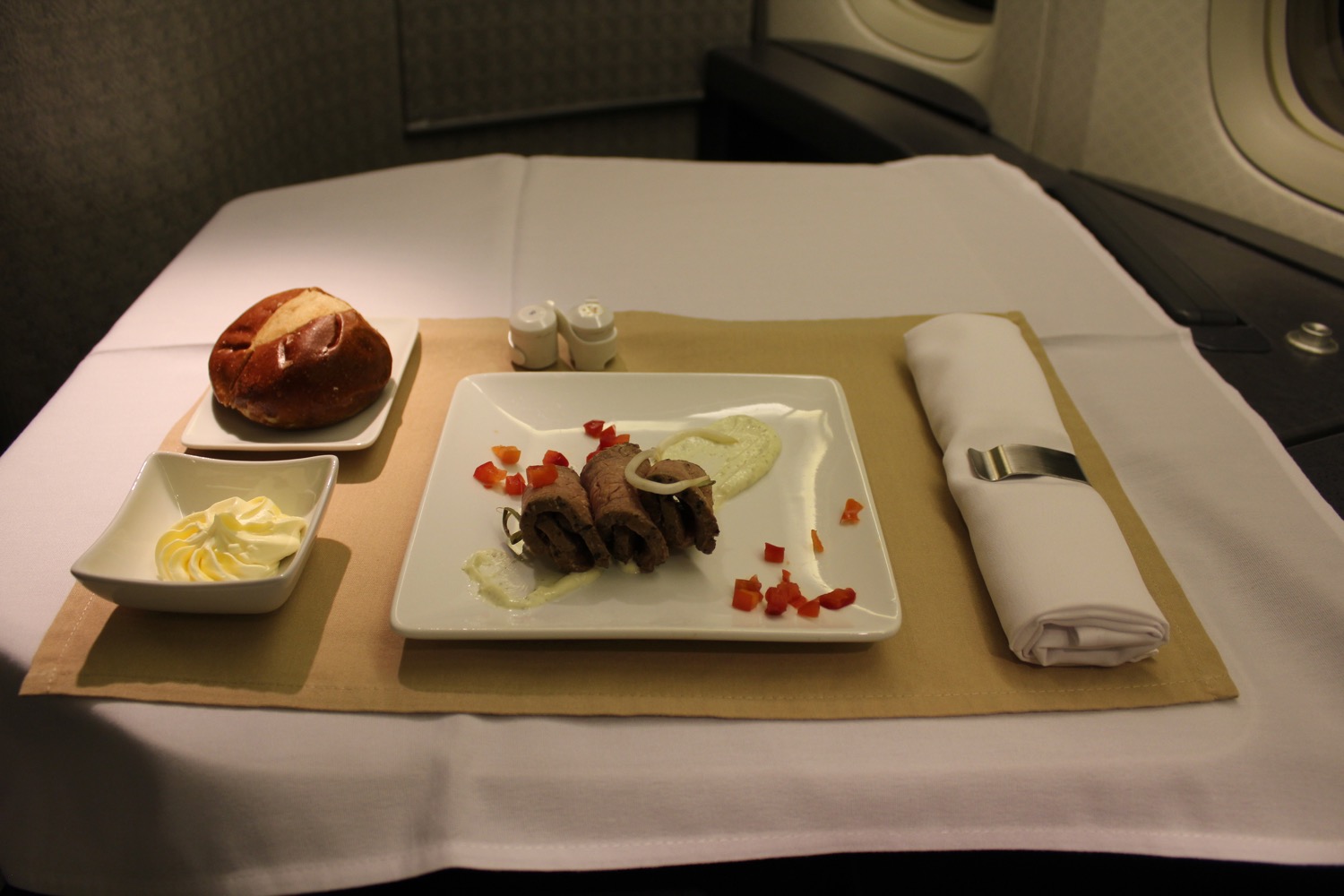 A Multi-Course First Class Dinner on American Airlines - Live and Let's Fly