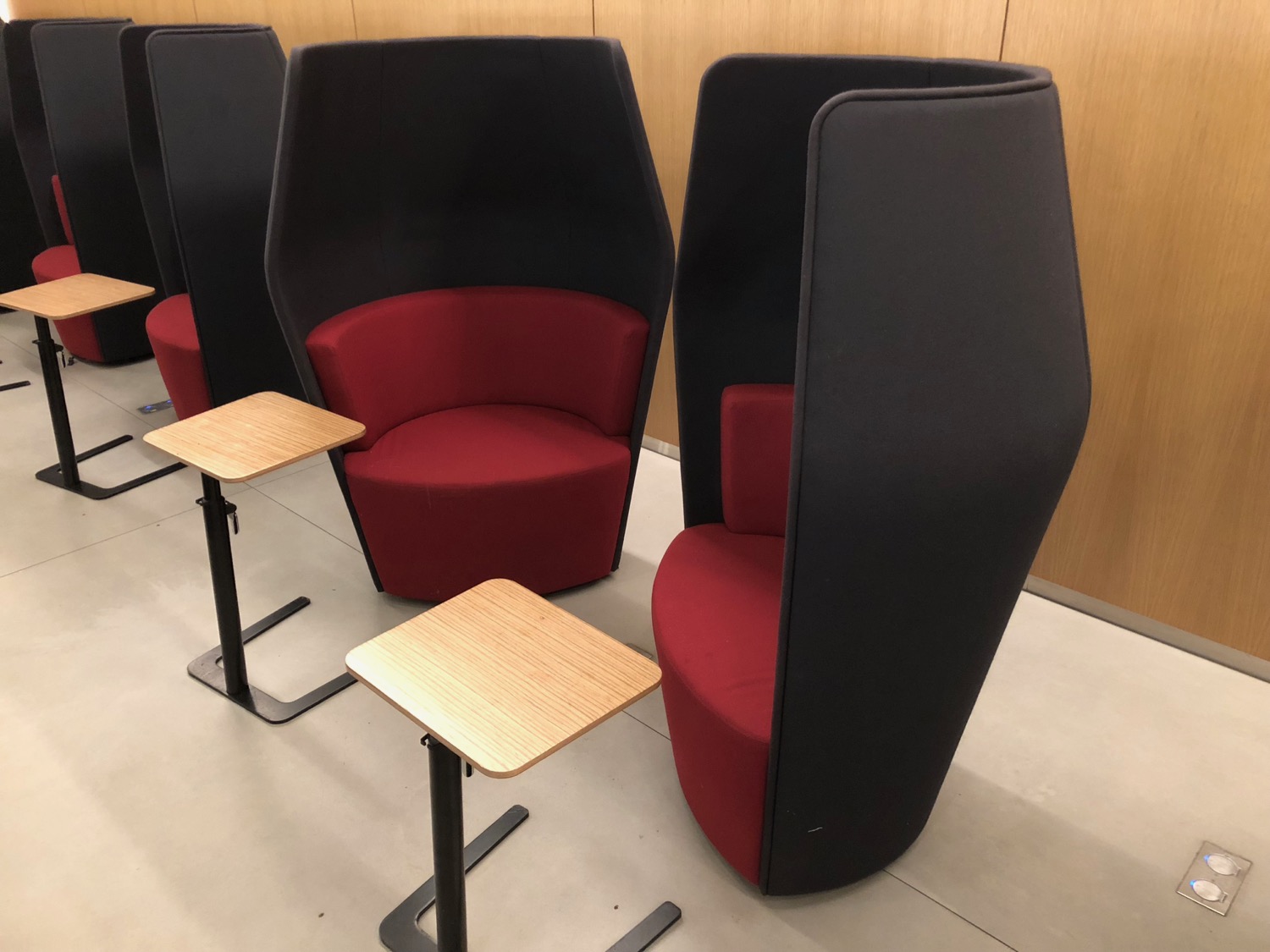 Review: MEA Cedar Lounge Beirut (BEY) - Live and Let's Fly