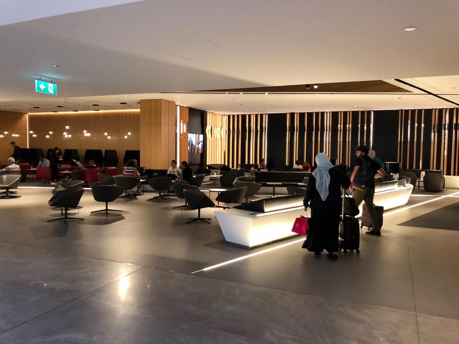 Review: MEA Cedar Lounge Beirut (BEY) - Live and Let's Fly