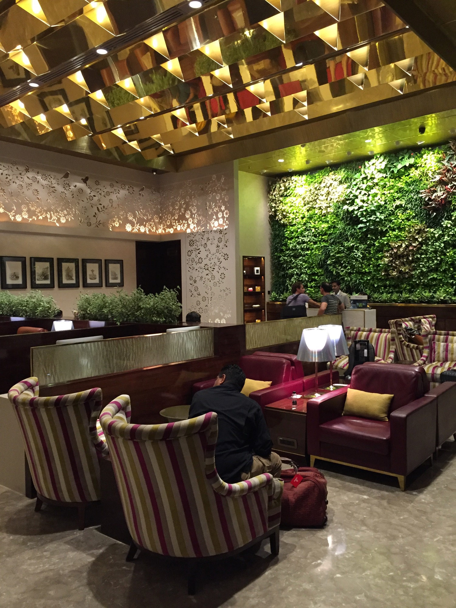 Review: GVK First Class Lounge Mumbai (BOM) - Live and Let's Fly
