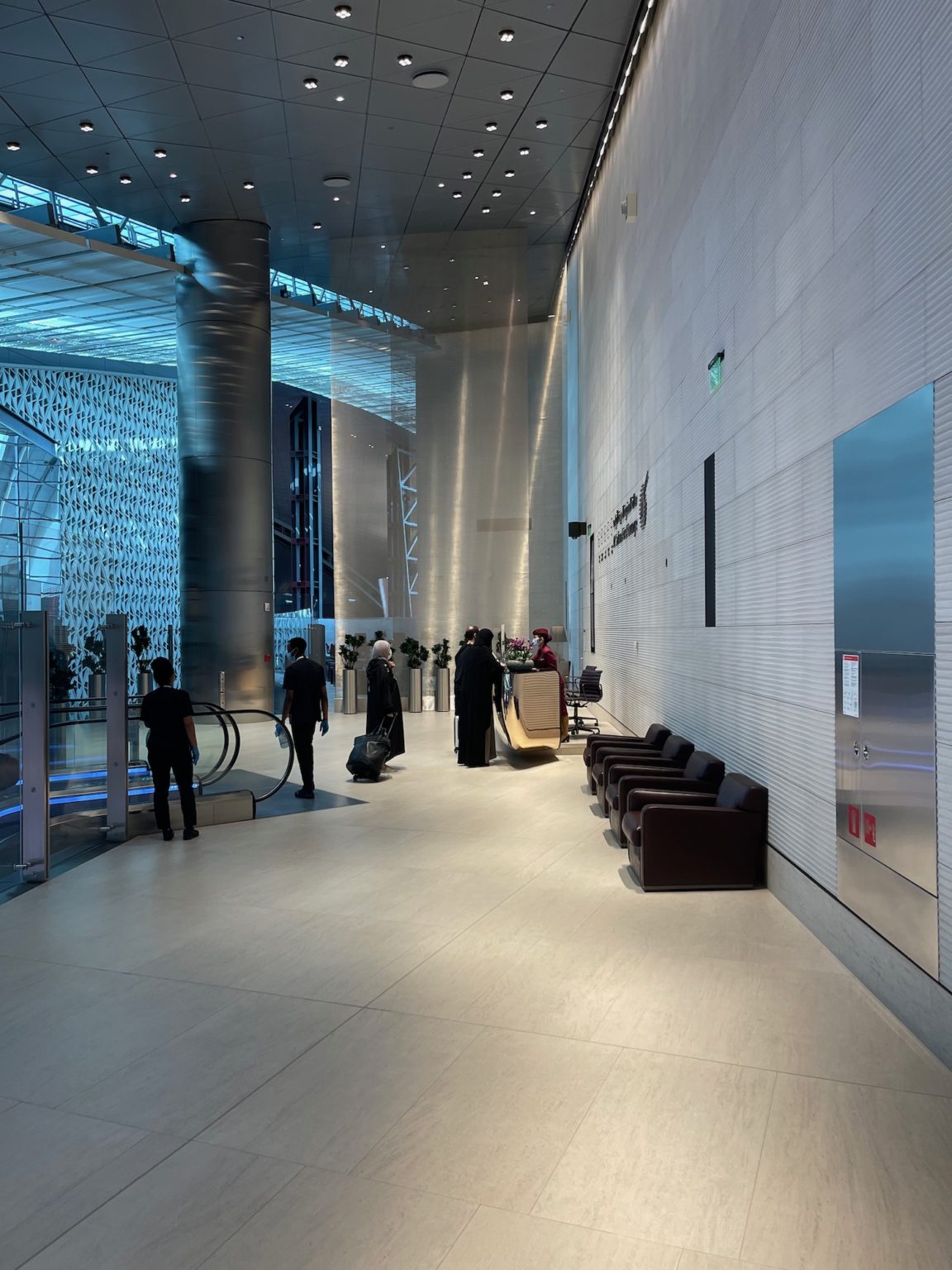 Review: Qatar Airways First Class Al Safwa Lounge - Live and Let's Fly