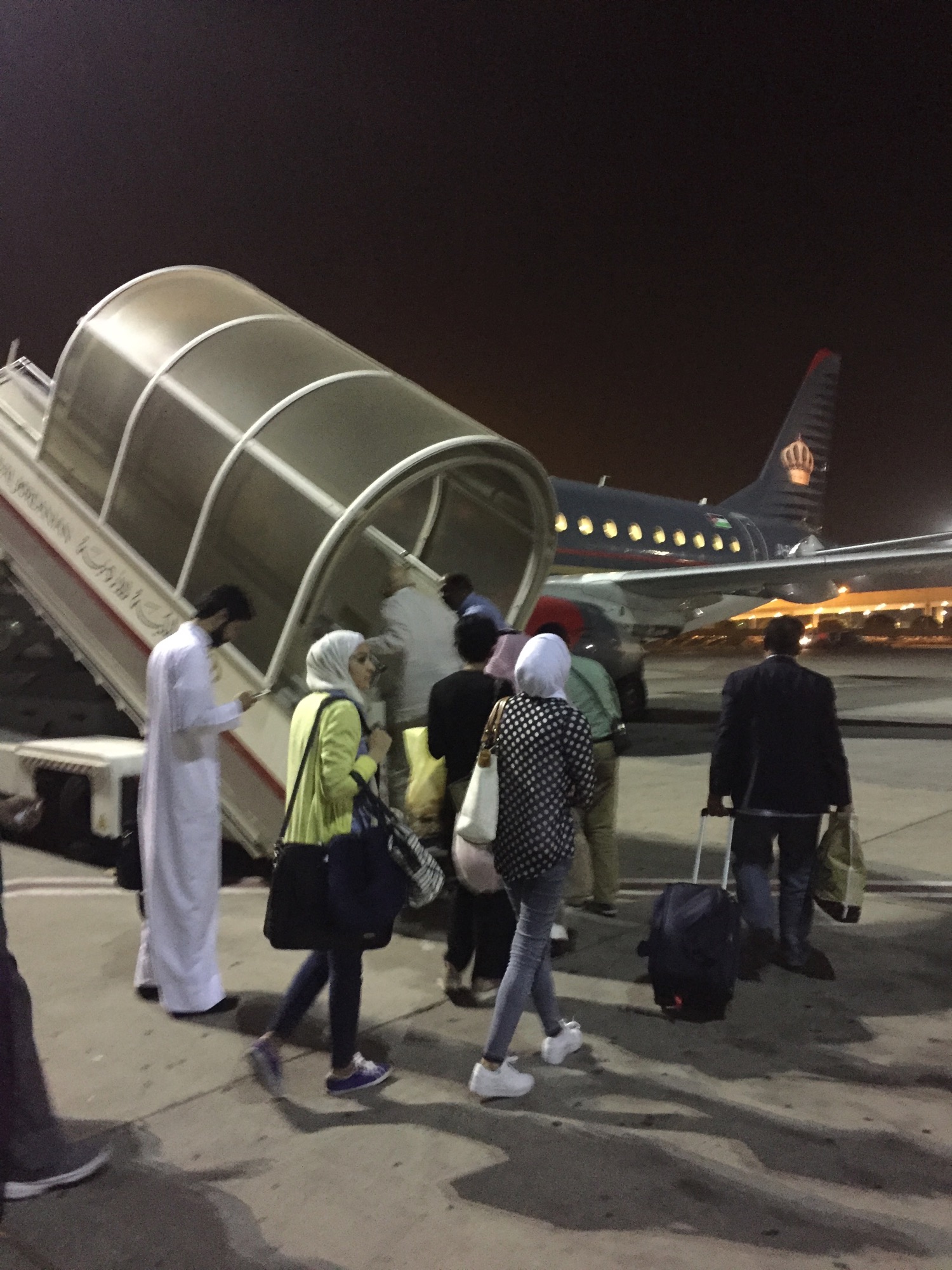 Review: Royal Jordanian ERJ-195 Business Class Amman To Kuwait - Live ...